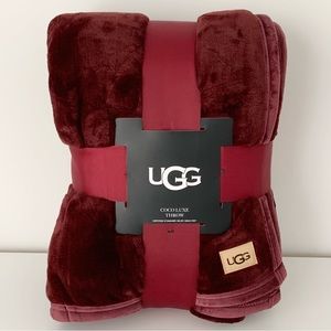 UGG | Bedding | Ugg Coco Luxe Throw Blanket In Cabernet | Poshmark
